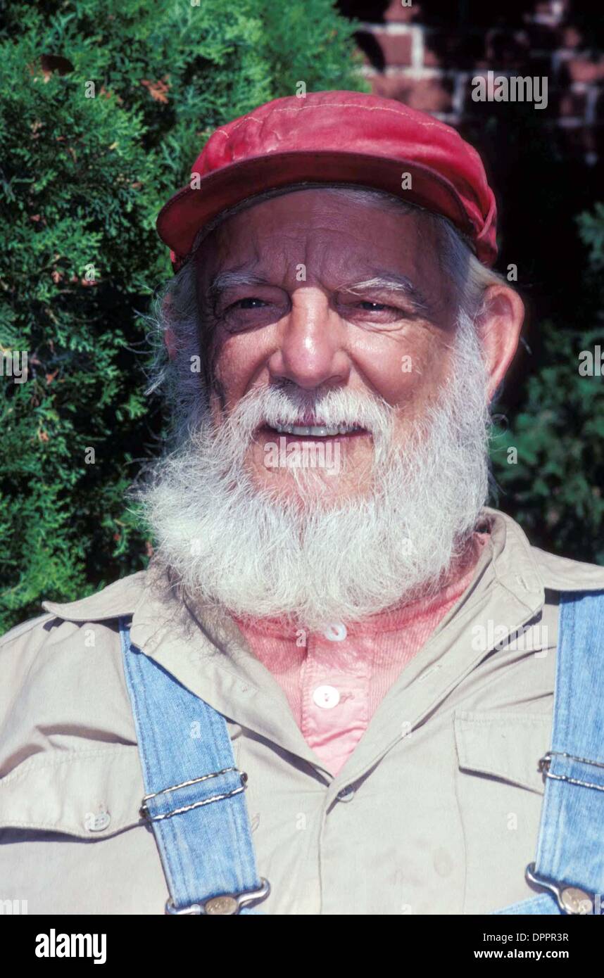Apr. 18, 2006 - DENVER PYLE ON THE SET OF ''THE DUKES OF HAZZARD''.07 ...