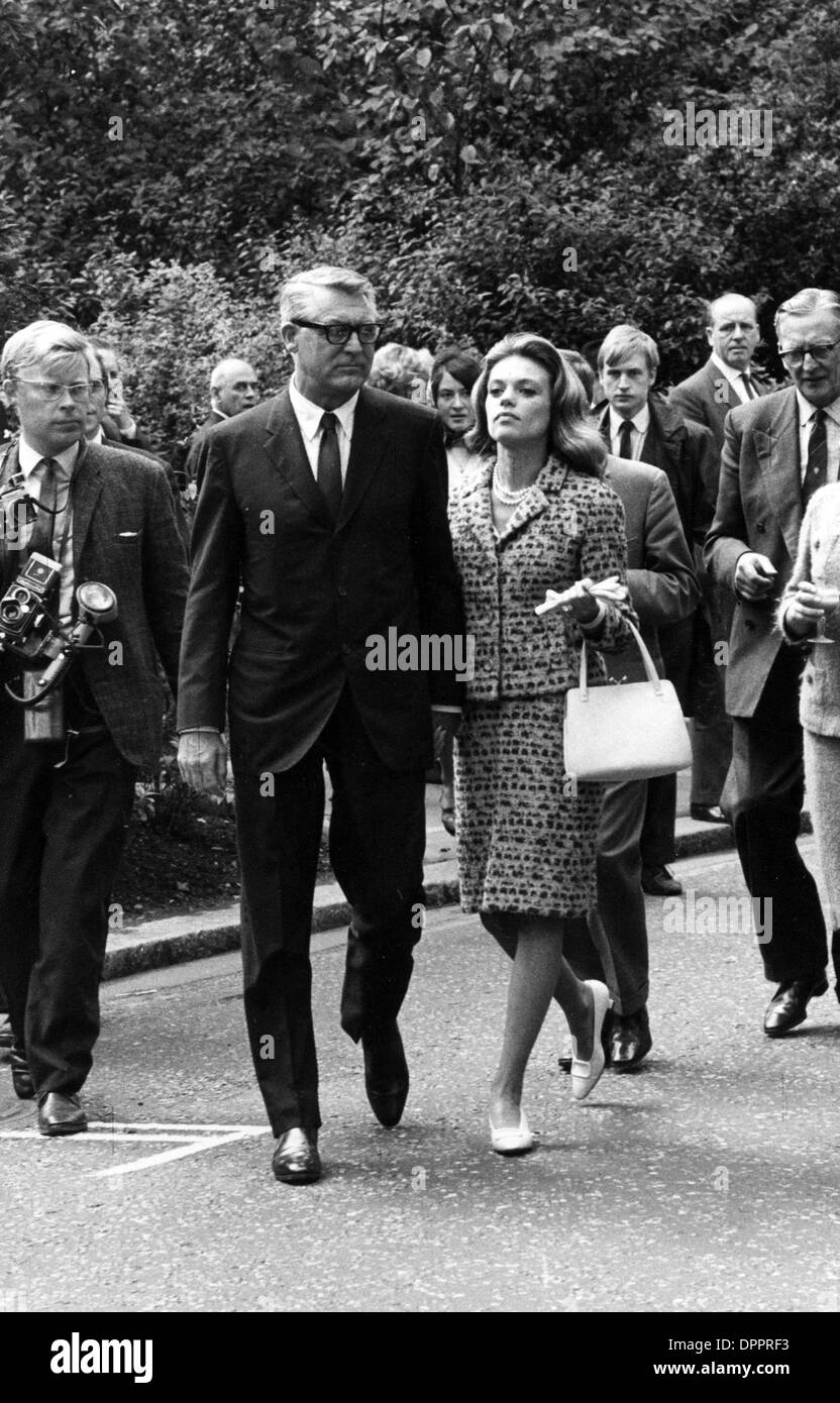 Dyan cannon cary grant hi-res stock photography and images - Alamy