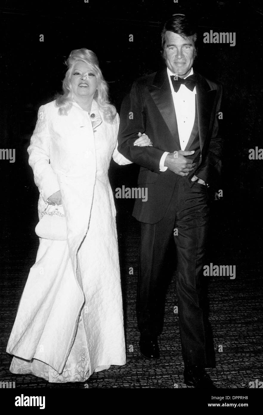 July 17, 2006 - MAE WEST WITH CAL BARTLETT 1974.SUPPLIED BY (Credit ...