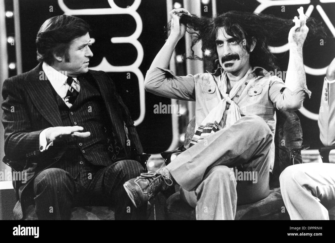 Mike douglas show hi-res stock photography and images - Alamy