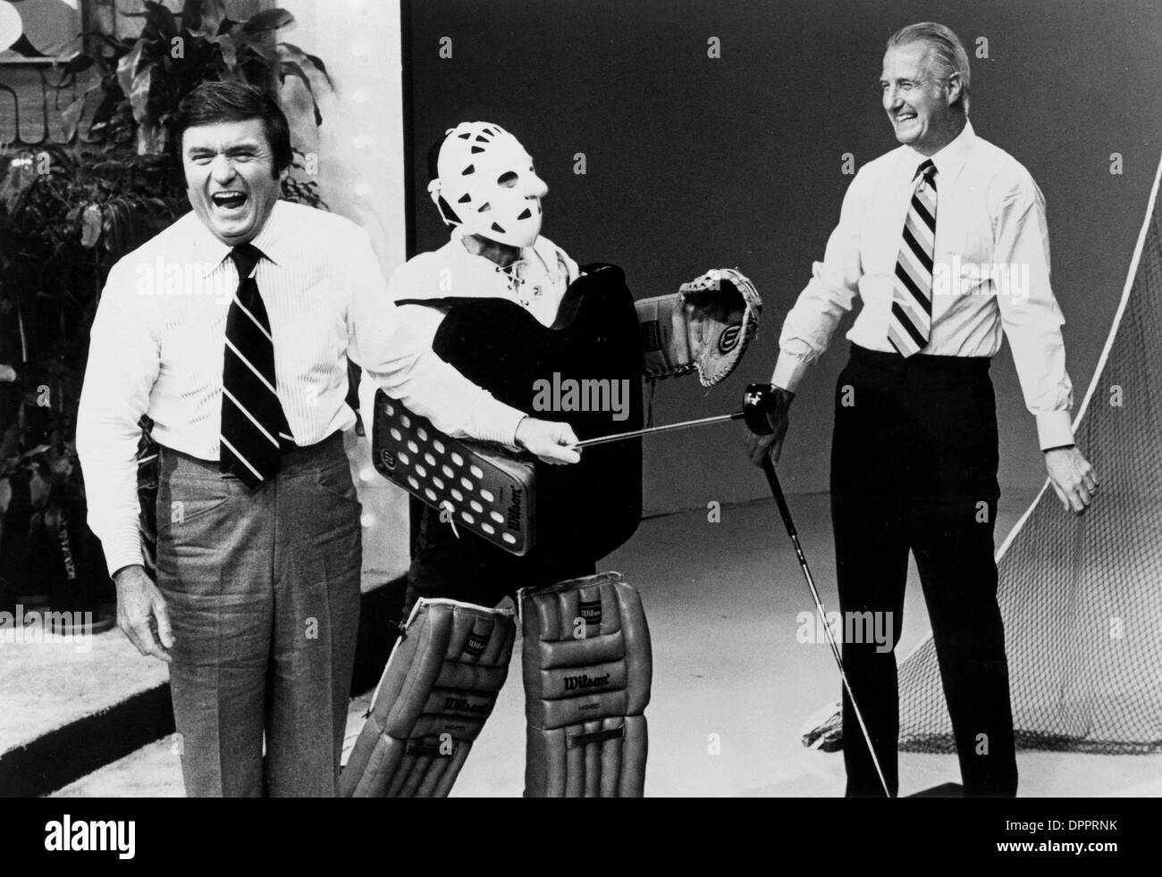 Aug. 11, 2006 - THE MIKE DOUGLAS SHOW 1976.MIKE DOUGLAS, JAMIE FARR AND ...