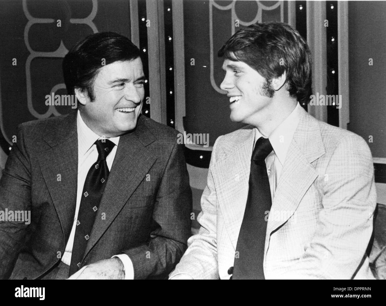 The mike douglas show hi-res stock photography and images - Alamy