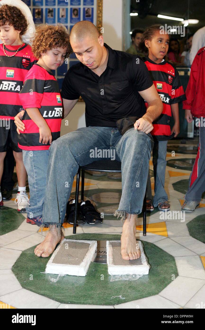 Ronaldo nazario hi-res stock photography and images - Alamy