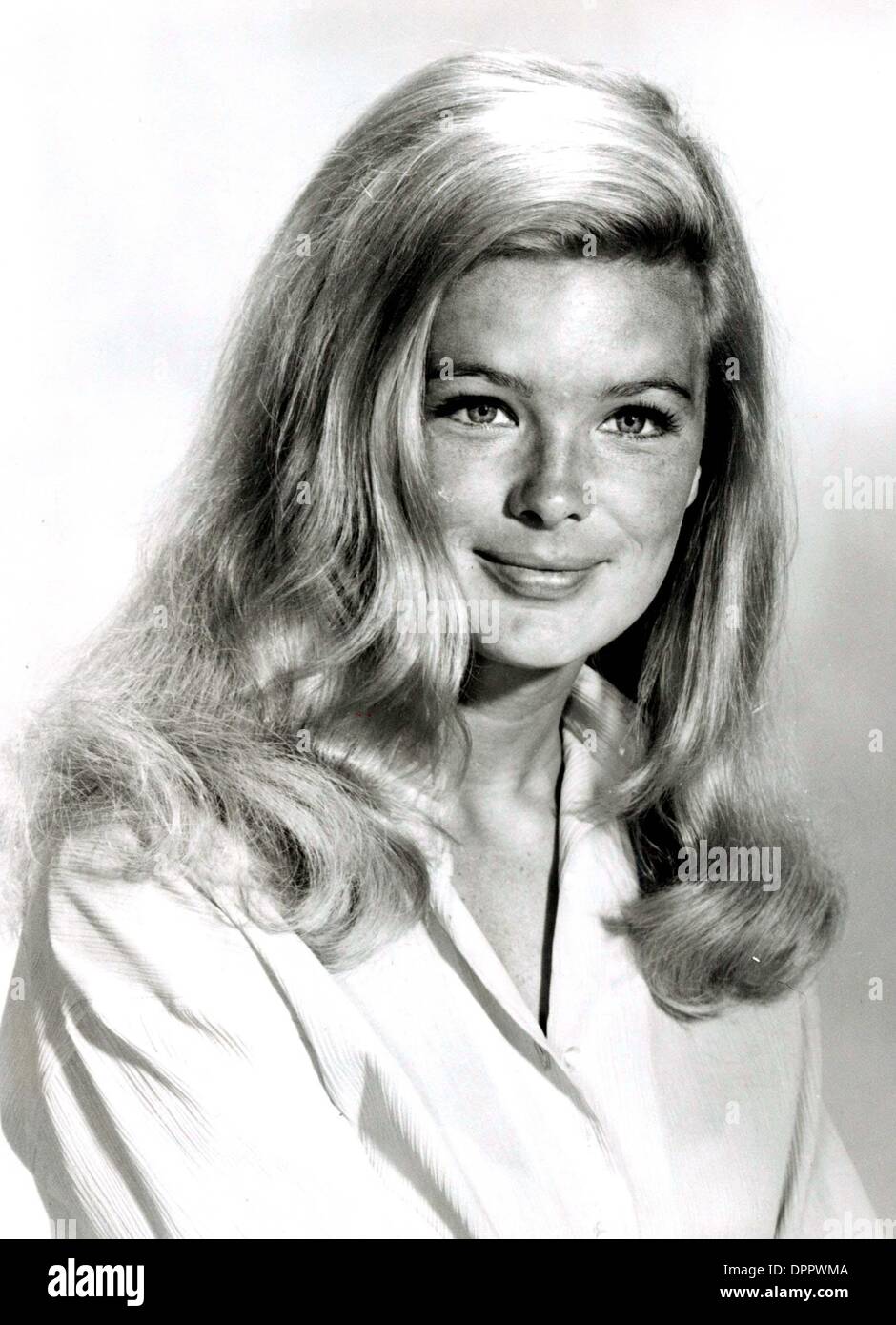 Young Linda Evans 3145