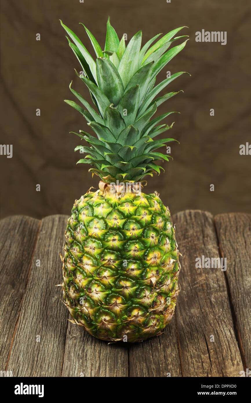Wooden pineapple hi-res stock photography and images - Alamy