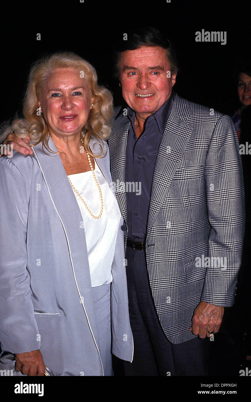 Aug. 11, 2006 - MIKEDOUGLASRETRO.MIKE DOUGLAS AND WIFE GENEVIEVE ...