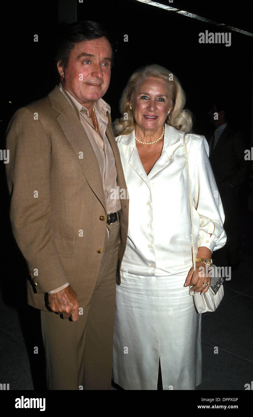 Aug. 11, 2006 - MIKE DOUGLAS AND WIFE GENEVIEVE. 05-1986. MICHELSON ...