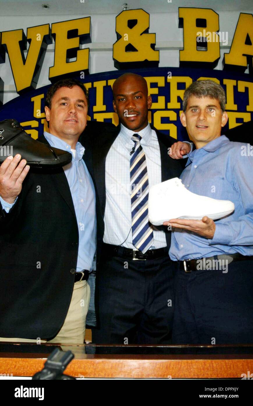 Starbury sneakers hi-res stock photography and images - Alamy