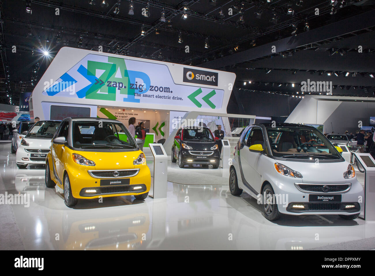 Smart car small mercedes High Resolution Stock Photography and Images ...