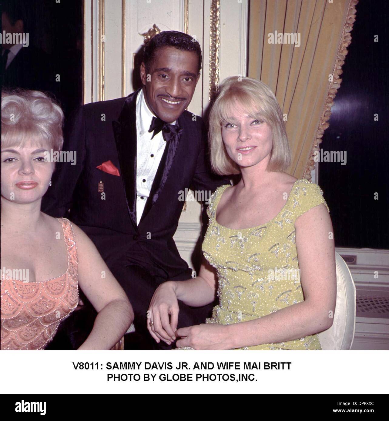 Aug. 31, 2006 - V8011: SAMMY DAVIS JR. AND WIFE MAI BRITT.(Credit Image ...