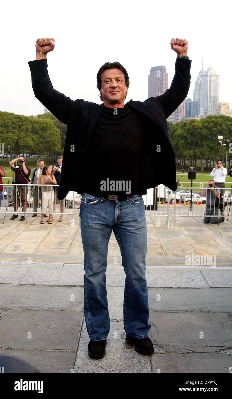 Sylvester stallone rocky statue hi-res stock photography and images - Alamy