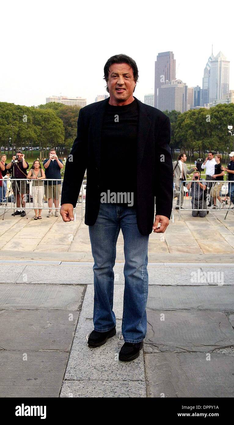 Sylvester stallone rocky statue hi-res stock photography and images - Alamy