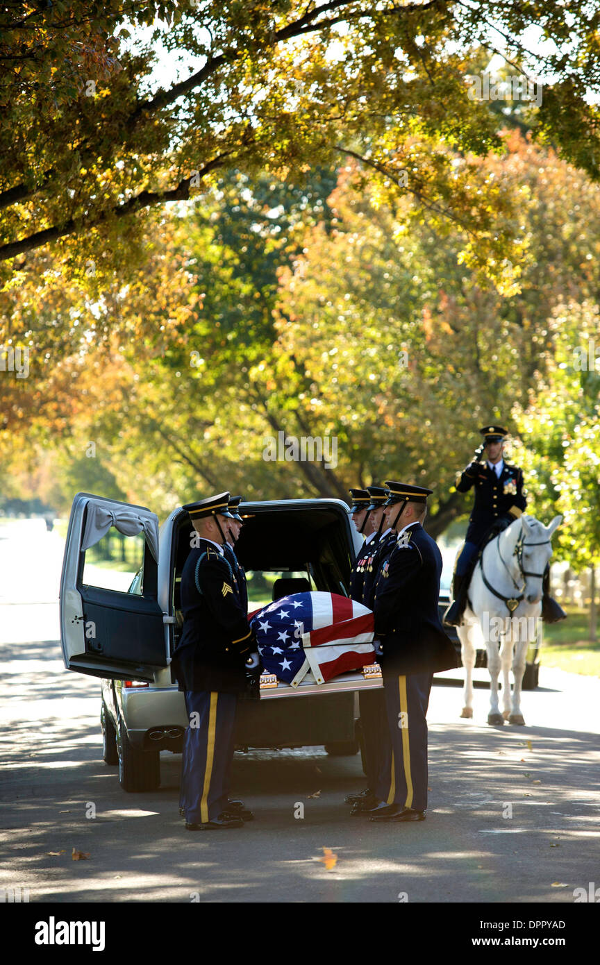 Arlington cemetery horse drawn caisson hi-res stock photography and ...