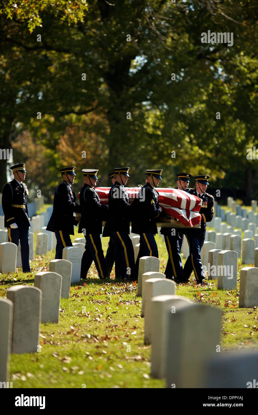 Oct 25, 2006 - Arlington, Virginia, U.S. - A casket team carries a ...