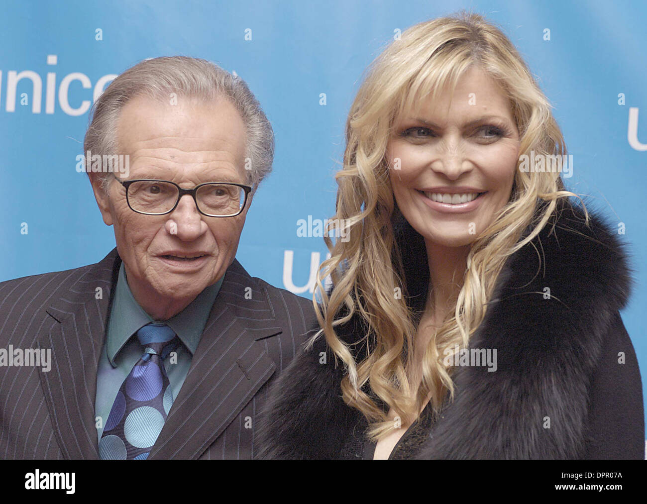Dec. 03, 2005 - Beverly Hills, USA - TV host Larry King and his wife ...