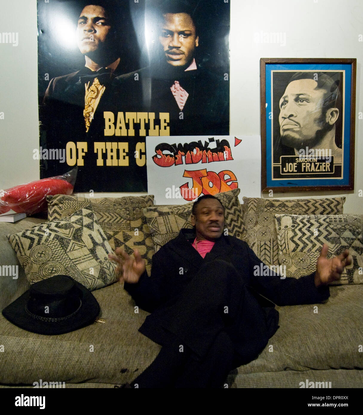 Boxer smokin joe frazier died hi-res stock photography and images - Alamy