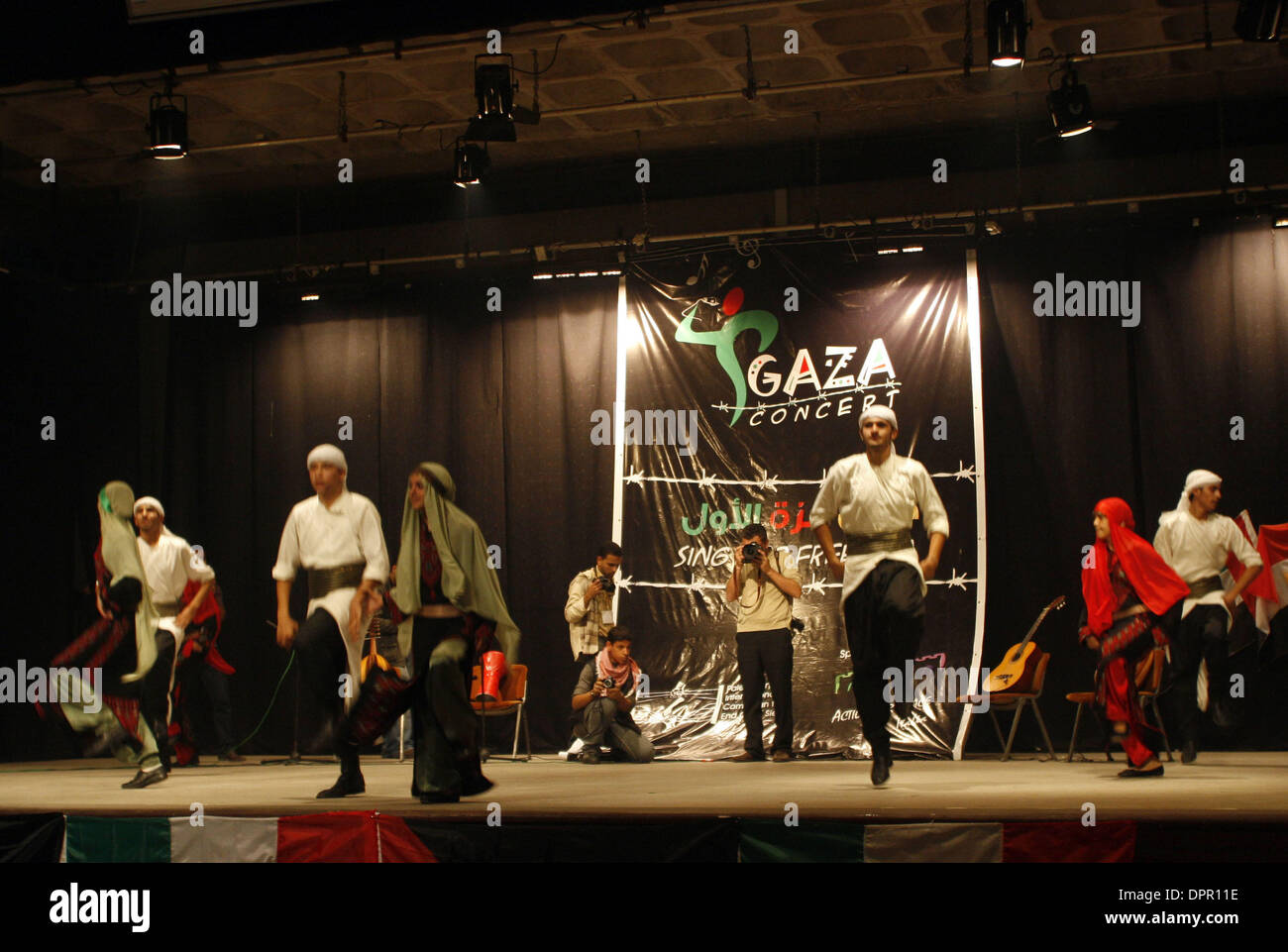 Nov 26, 2008 - Gaza City, Palestine, Gaza Strip - In a non-violent ...