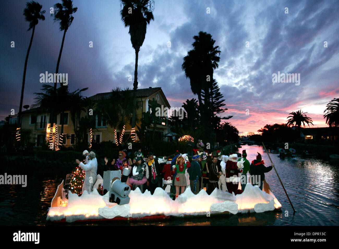 Christmas boat parade hi-res stock photography and images - Alamy