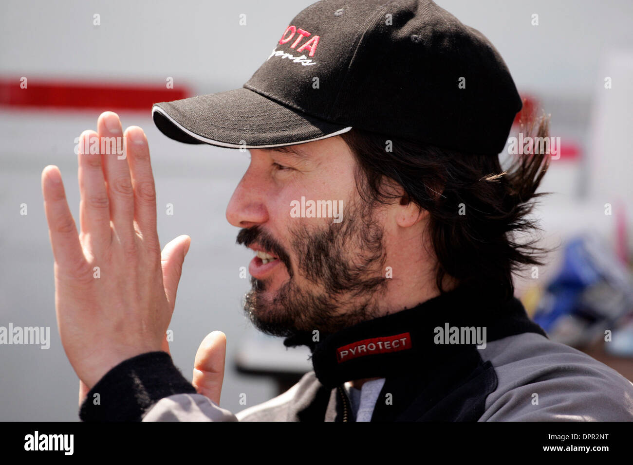 Mar 21, 2009 - Rosamond, California, USA - KEANU REEVES sports a beard ...