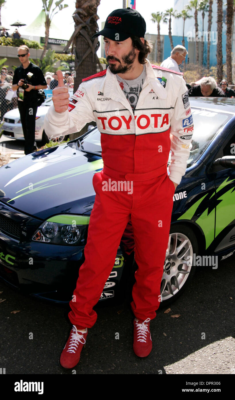 Apr 17, 2009 - Long Beach, California, USA - KEANU REEVES poses for ...