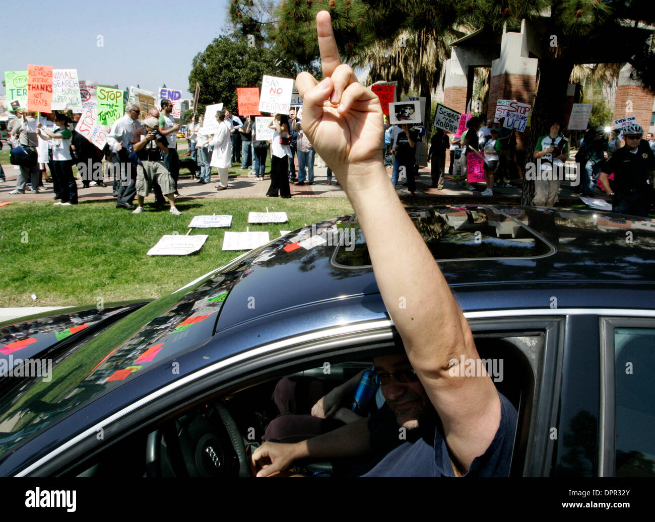 Fingered salute hi-res stock photography and images - Alamy