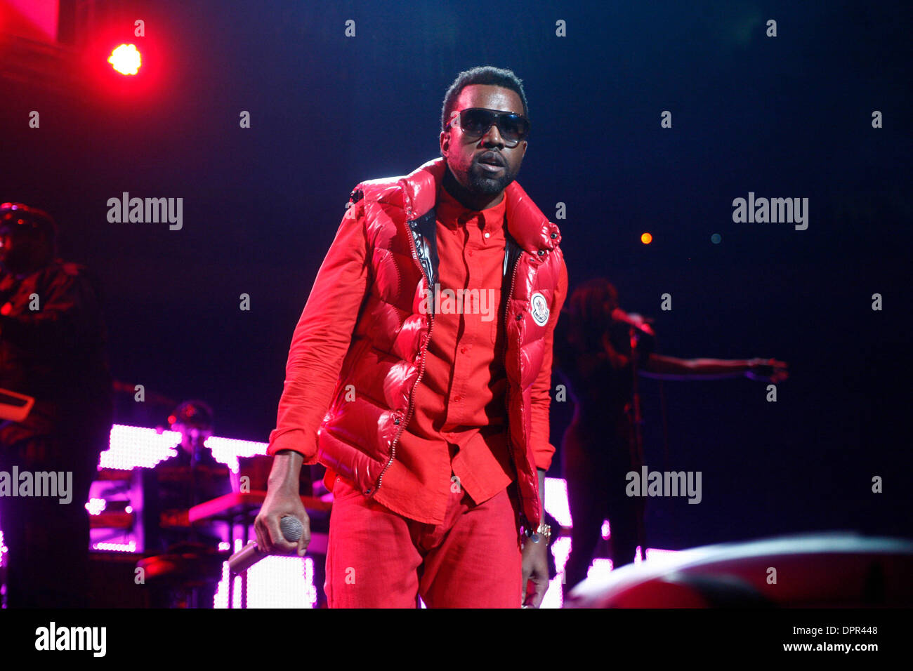 Kanye west performing 2008 hi-res stock photography and images - Alamy