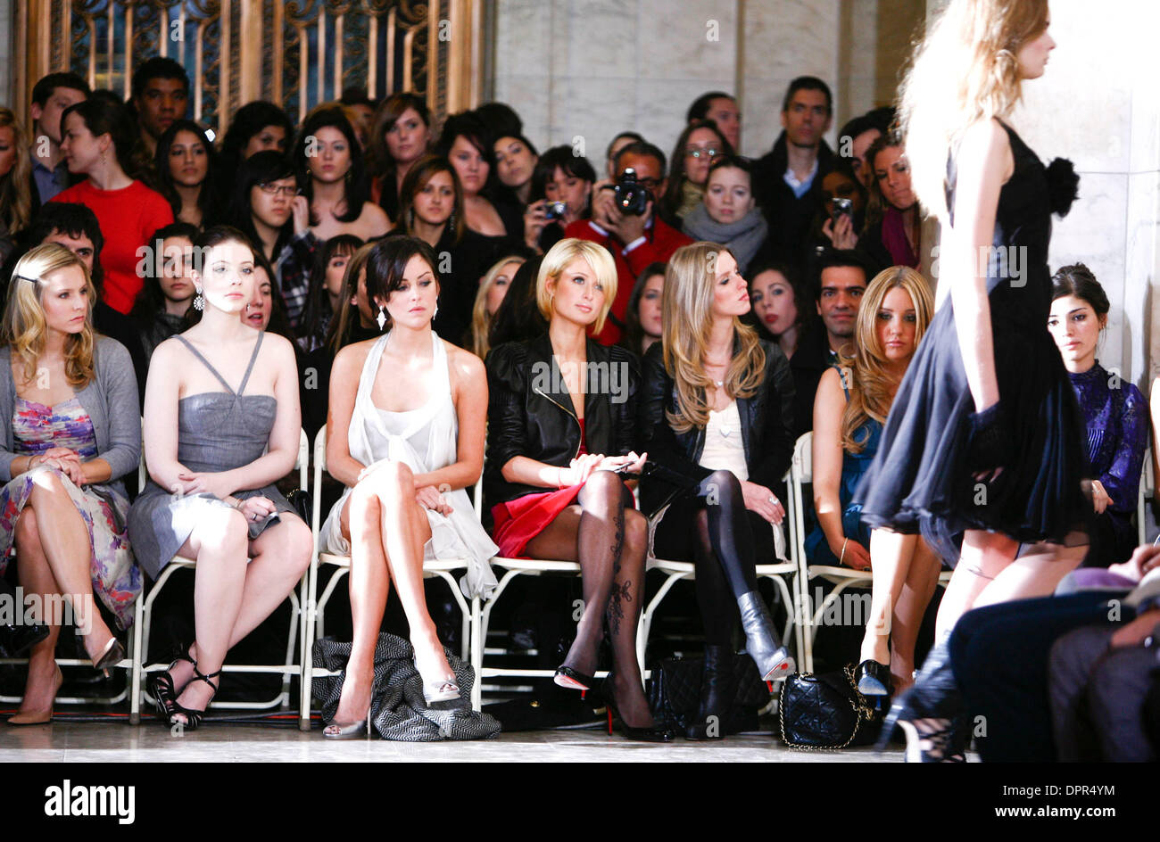 Michelle trachtenberg and amanda bynes hi-res stock photography and ...