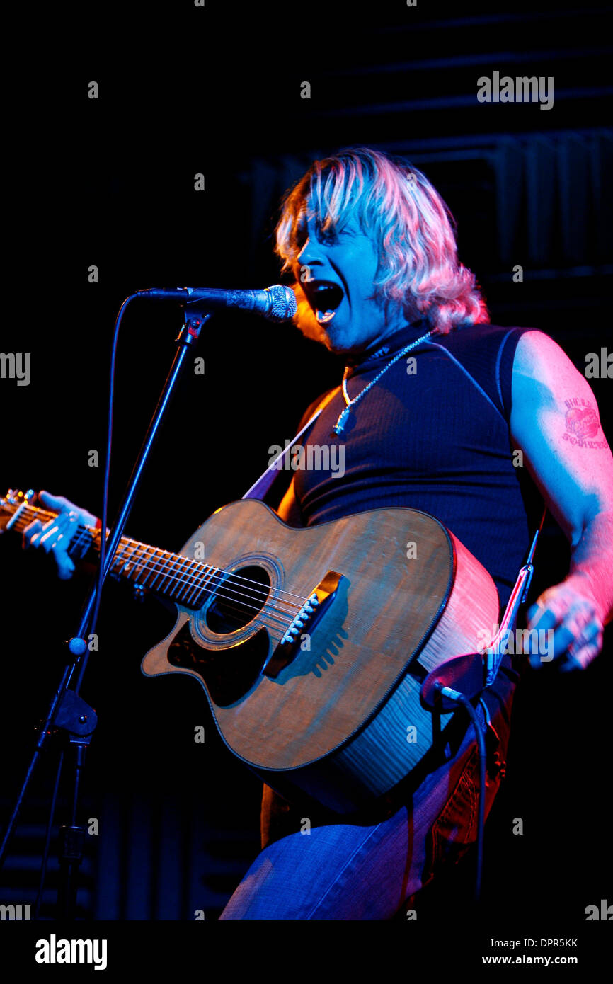 Mar 26, 2009 - New York, New York, USA - JEFFREY STEELE performing at ...