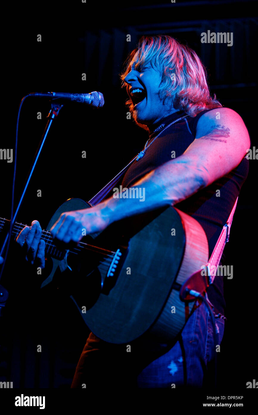 Mar 26, 2009 - New York, New York, USA - JEFFREY STEELE performing at ...