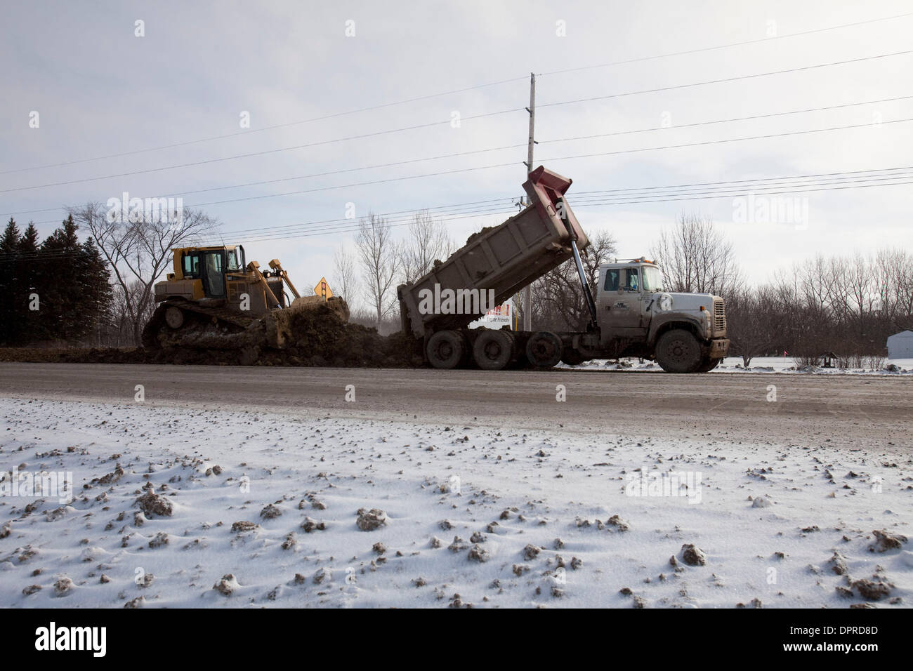 Mar 27, 2009 - Fargo, North Dakota, USA - Construction workers build a ...