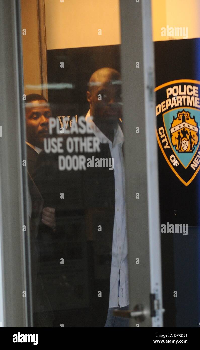 17th police precinct in new york city hi-res stock photography and ...