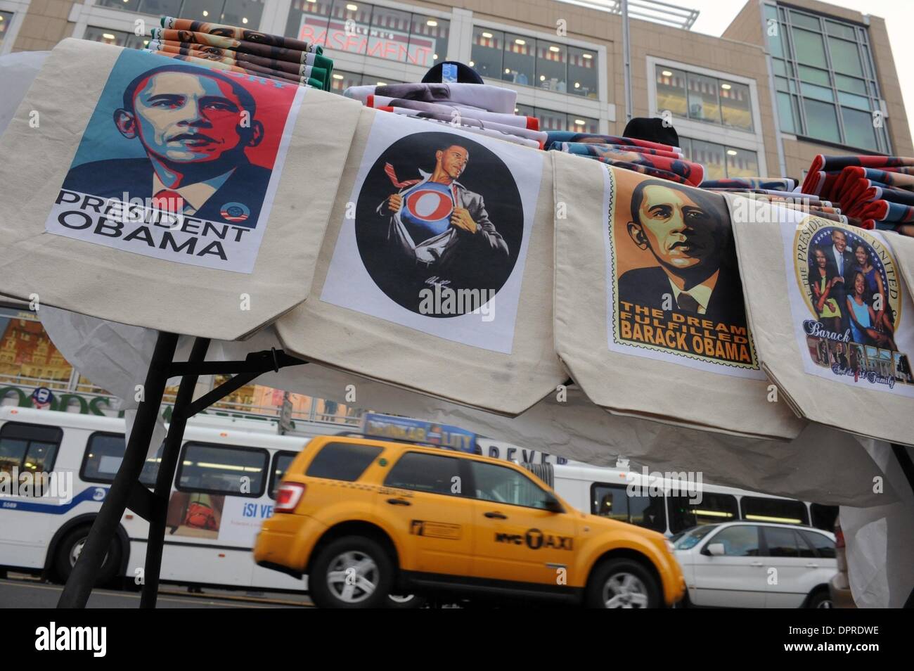 Dec 02, 2008 - Manhattan, New York, USA - Vendors sell president-elect ...