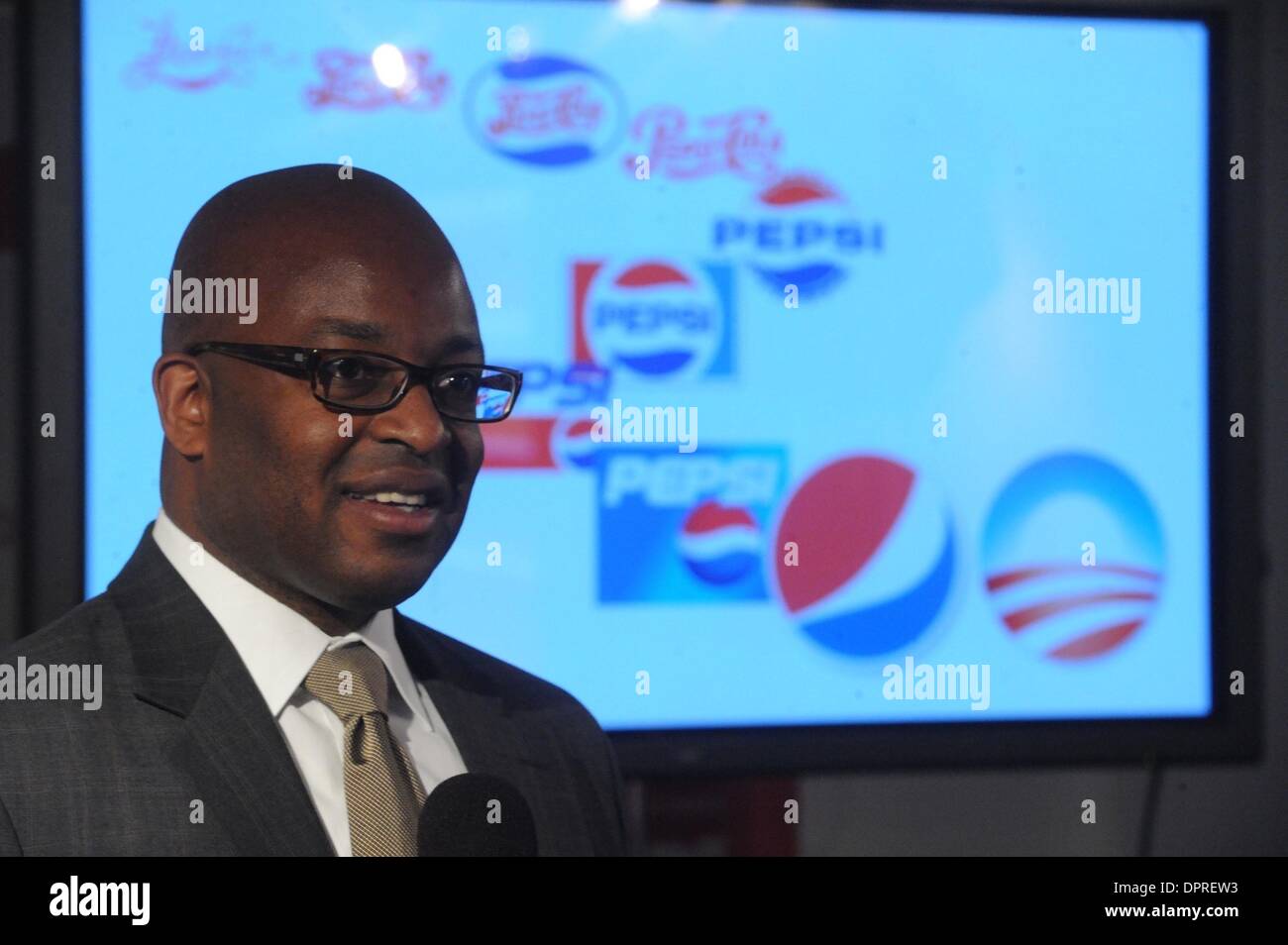 Pepsi 2009 logo hi-res stock photography and images - Alamy