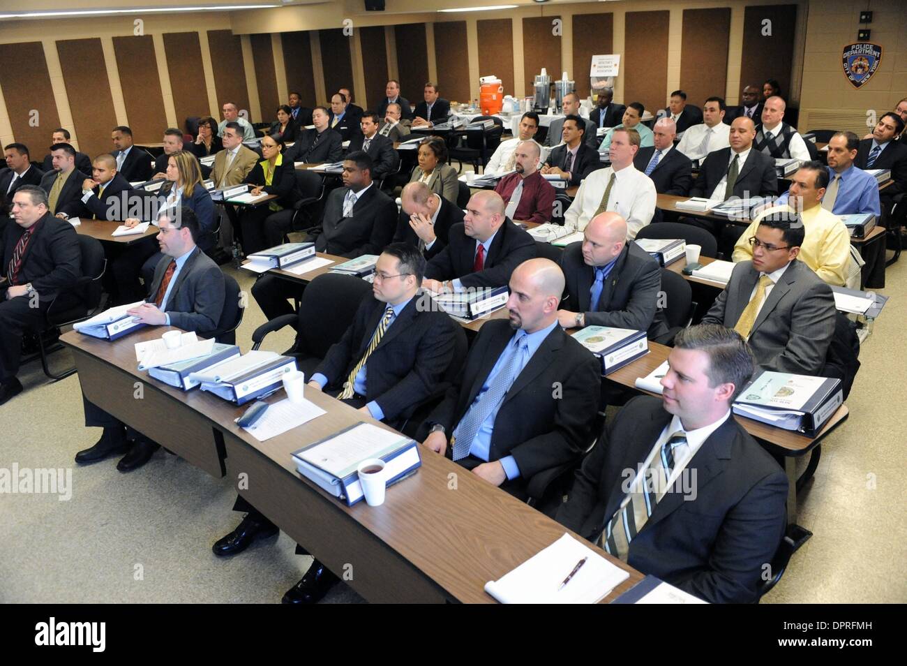 Mar 04, 2009 - Manhattan, New York, USA - Detectives listen to a ...