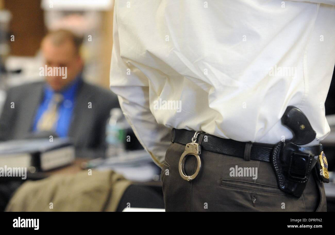 Mar 04, 2009 - Manhattan, New York, USA - Detectives listen to a ...