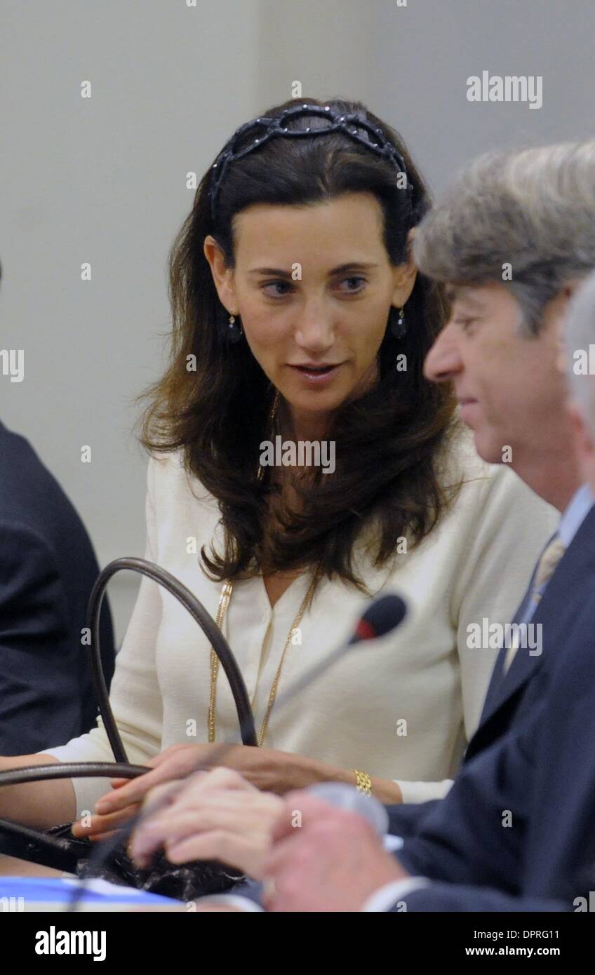 Mar 25, 2009 - Manhattan, New York, USA - NANCY SHEVELL, board member ...