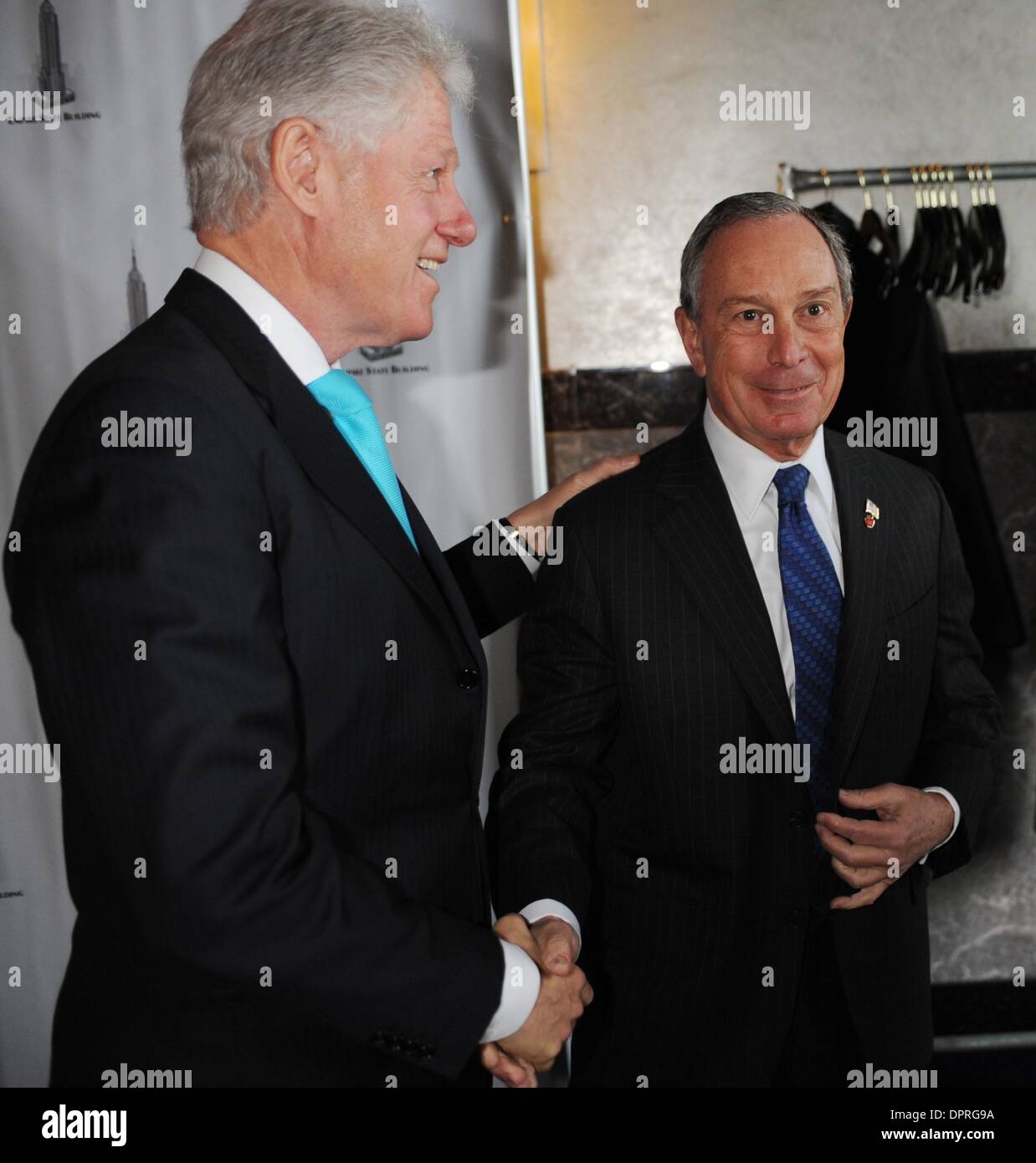 Apr 06, 2009 - Manhattan, New York, USA - President BILL CLINTON (L ...