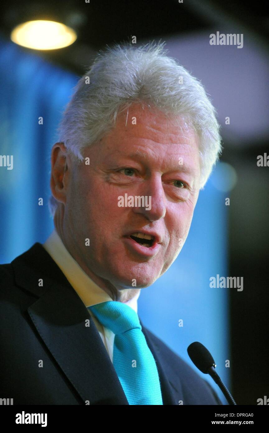 Apr 06, 2009 - Manhattan, New York, USA - President BILL CLINTON ...