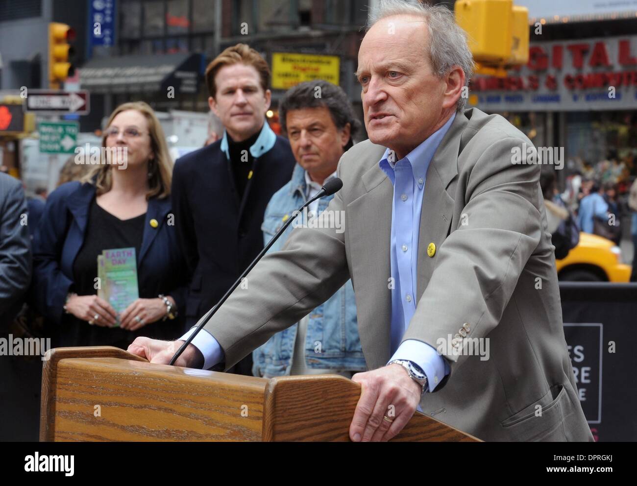 Apr 22, 2009 - Manhattan, New York, USA - DENIS HAYES, founder of Earth ...