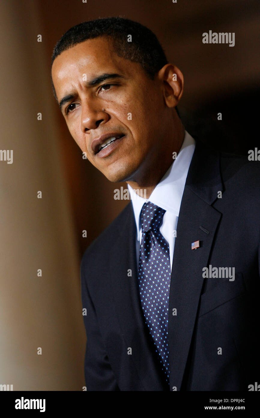 Secretary of treasury geithner hi-res stock photography and images - Alamy
