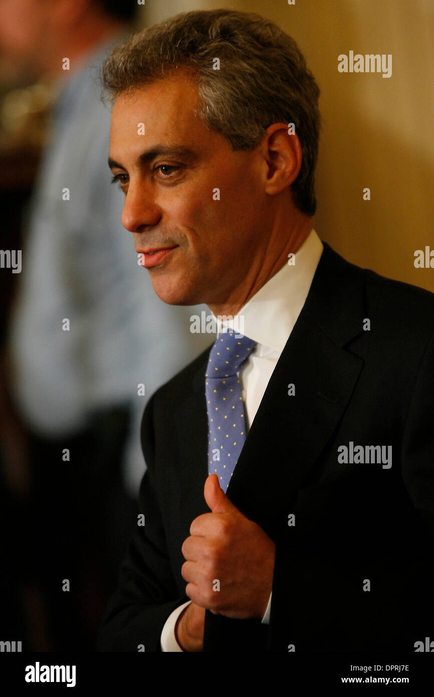 Rahm emanuel and press conference hi-res stock photography and images ...