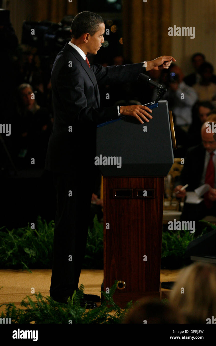Feb 9, 2009 - Washington, DC, USA - President Barack Obama enters the ...