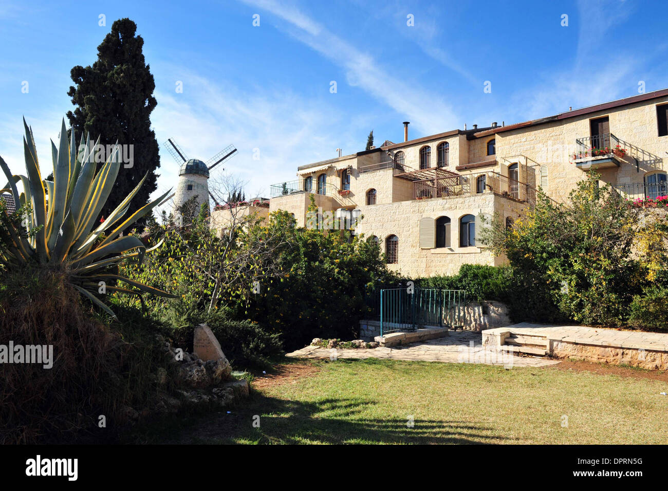 Dec 09, 2008 - Jerusalem, Israel - Yemin Moshe and the Montefiore ...