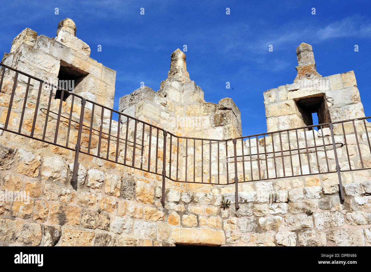 Dec 09, 2008 - Jerusalem, Israel - Damascuse Gate. The towering walls ...