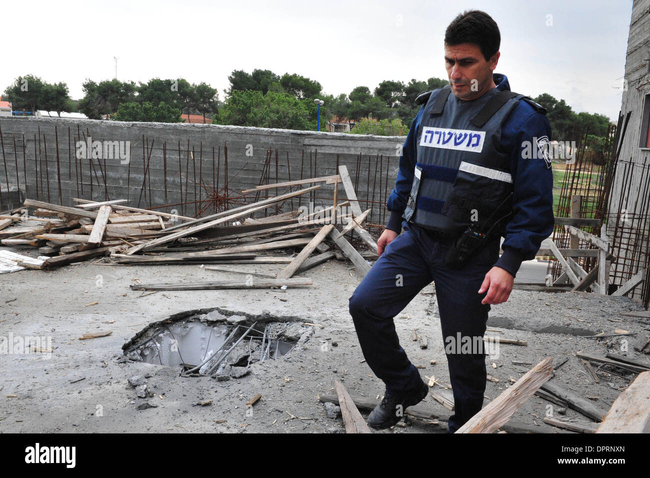 Dec 29, 2008 - Ashkelon, Israel - The construction site and Kassam ...
