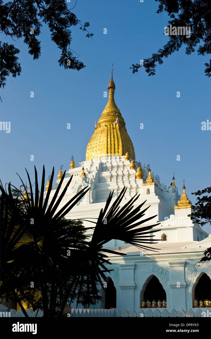 Myanmar, Amarapura, local paya Stock Photo - Alamy