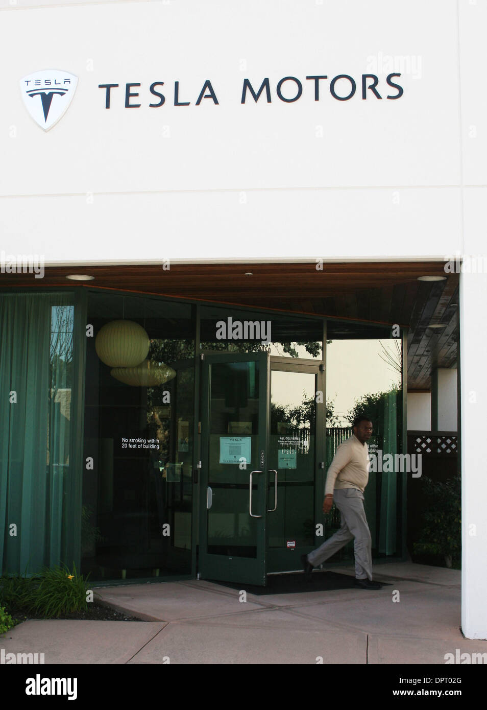 Tesla Motors Headquarters Stock Photos & Tesla Motors Headquarters ...