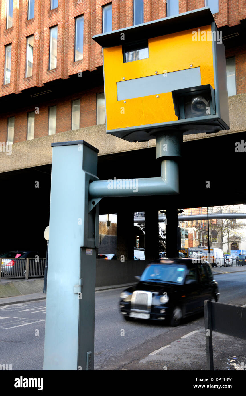 London, England, UK. Speed camera in Castle Baynard Street / Upper ...