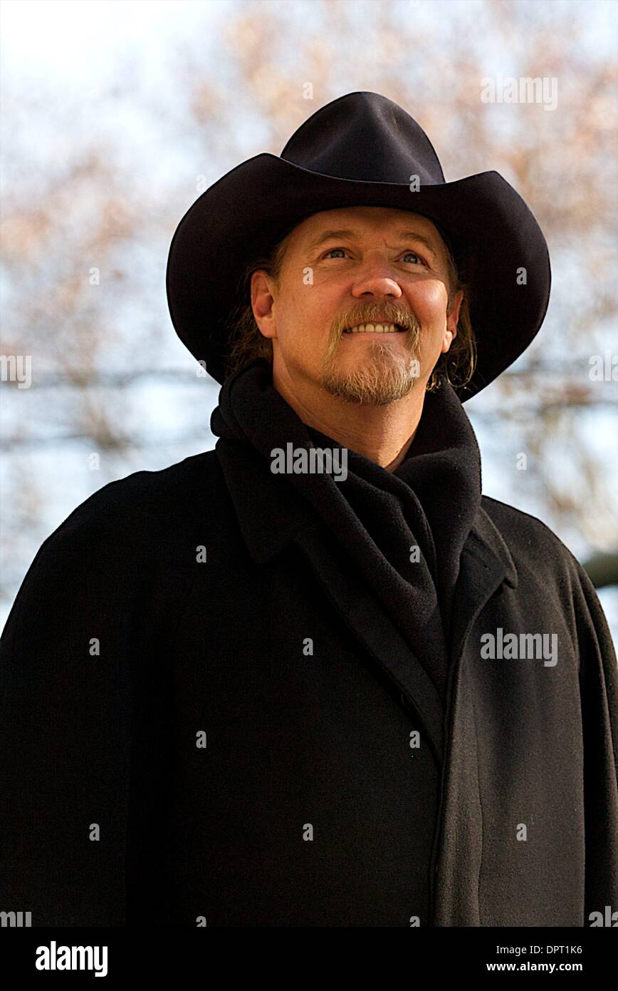 Kristin chenoweth and trace adkins hi-res stock photography and images ...