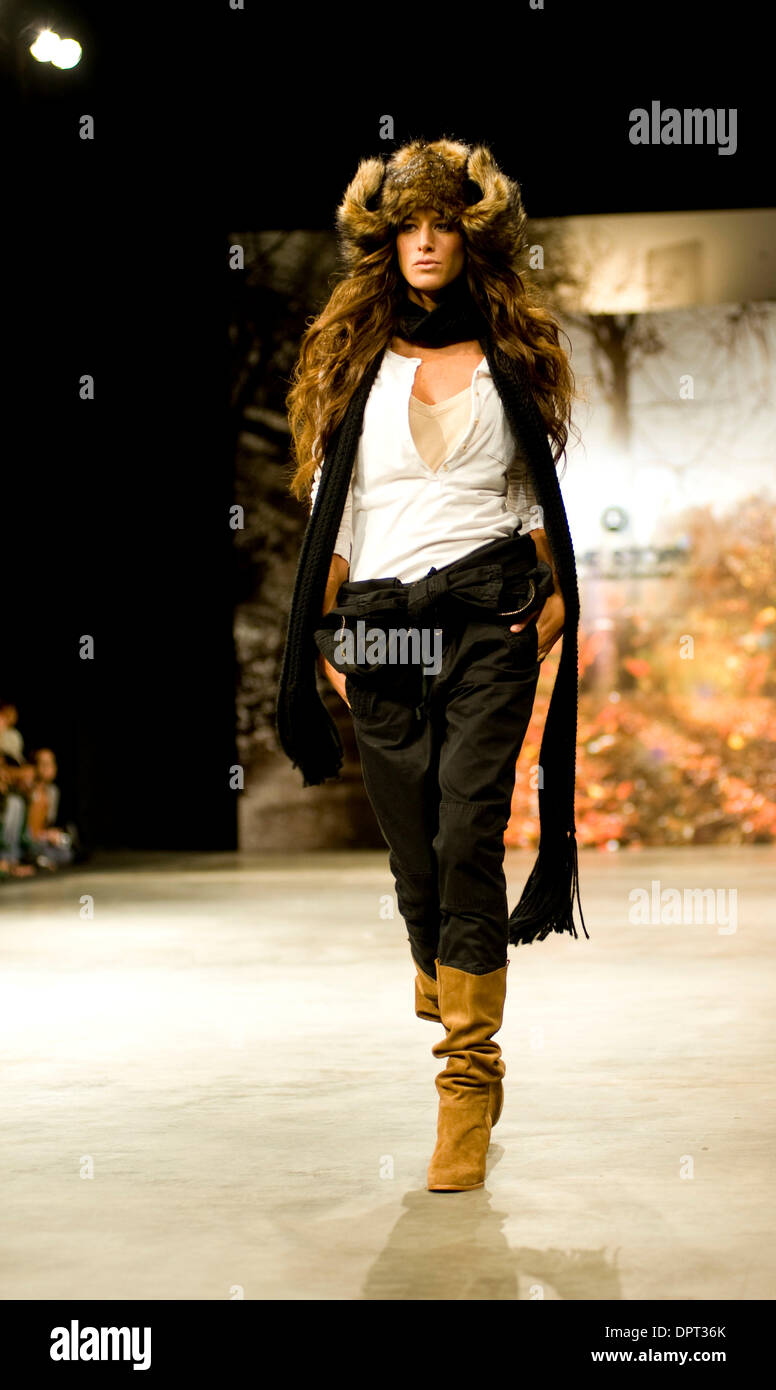 Feb 26, 2009 - Buenos Aires, Argentina - A model walks the runway ...